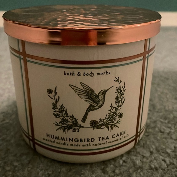 Bath & Body Works | Accents | Bath Body Works Hummingbird Tea Cake ...